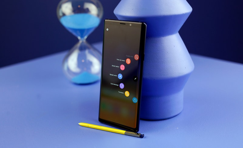 Samsung 正式发布新一代旗舰手机 Galaxy Note 9 | Hypebeast