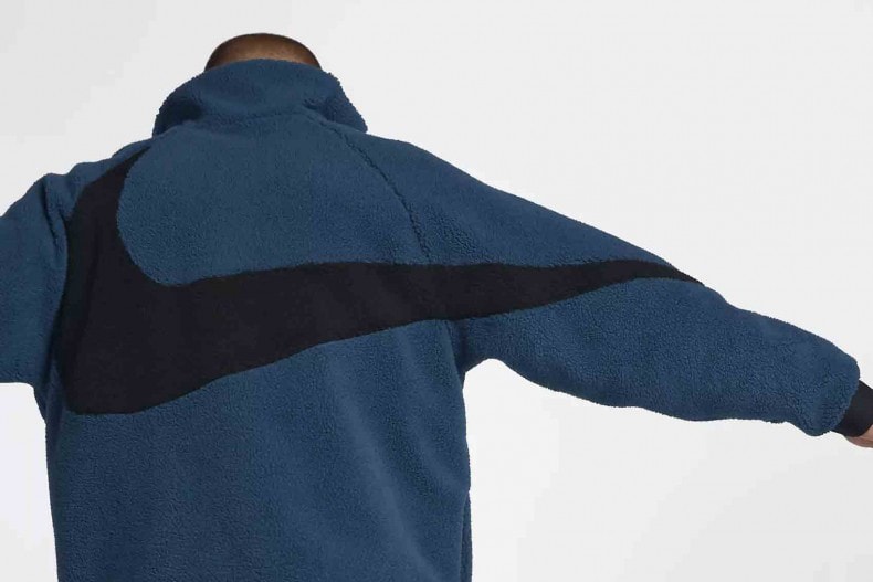 Nike Sportswear 推出全新超大 Swoosh 双面拉链外套 | Hypebeast