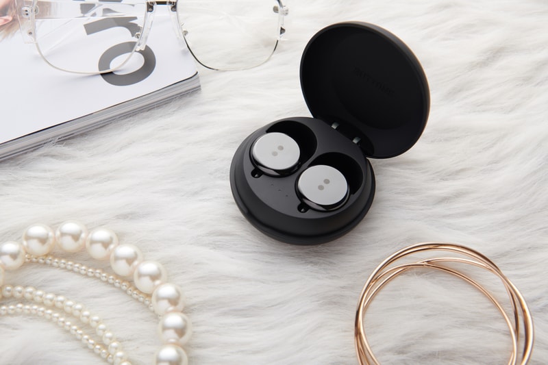 BUTTONS 推出全新真无线蓝牙耳机 BUTTONS Air | Hypebeast