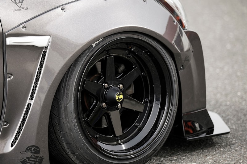 Liberty Walk 打造 Daihatsu Copen 战神化 GT-R 改装车款 | Hypebeast