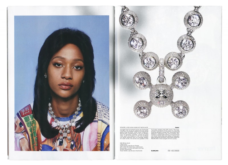 Drake 身戴价值 190 万美元的 Homer 项链现身球场 | Hypebeast