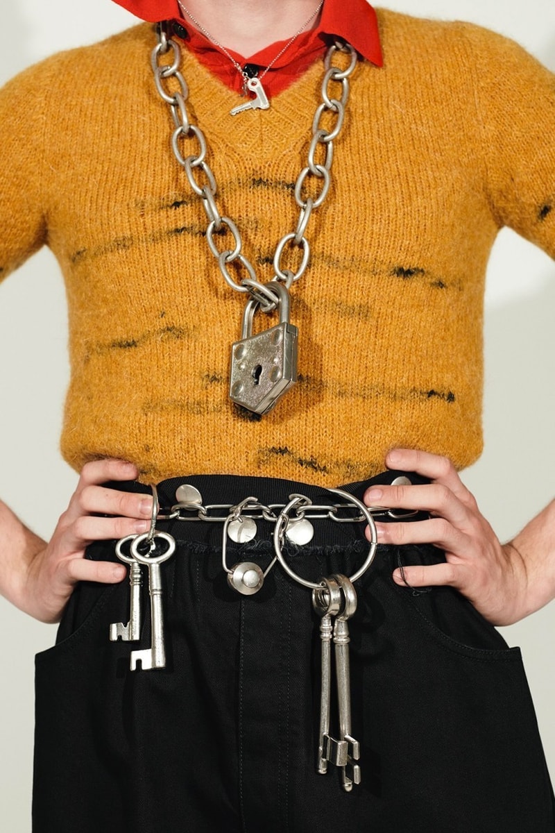 Raf Simons 正式发布 2023 春夏系列首波形象大片 | Hypebeast