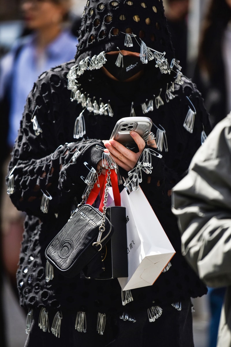 Street Style: 2023 秋冬上海时装周街拍特辑 | Hypebeast