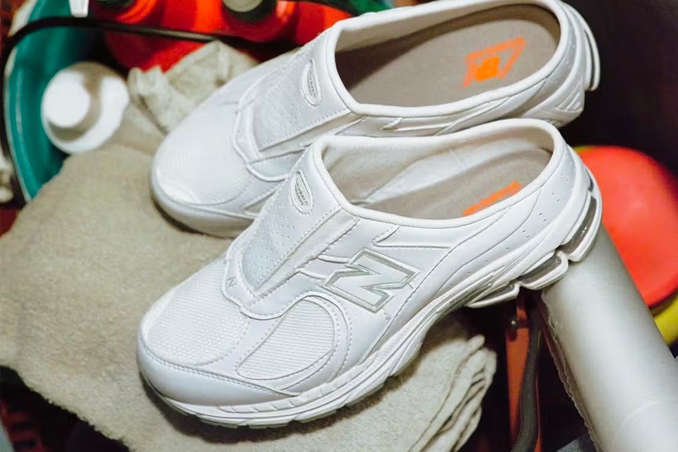 BEAMS 定制 New Balance 2002R Mule 穆勒鞋正式发布 | Hypebeast