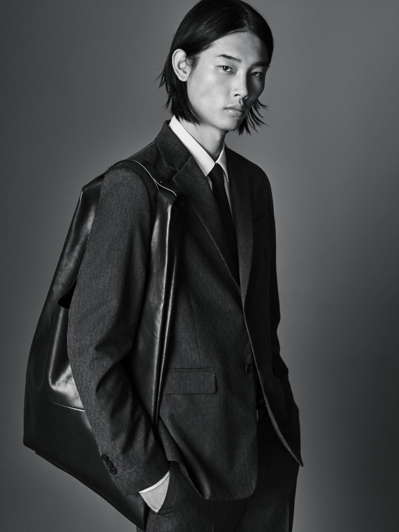 COS 发布 2023 秋冬系列广告大片 | Hypebeast