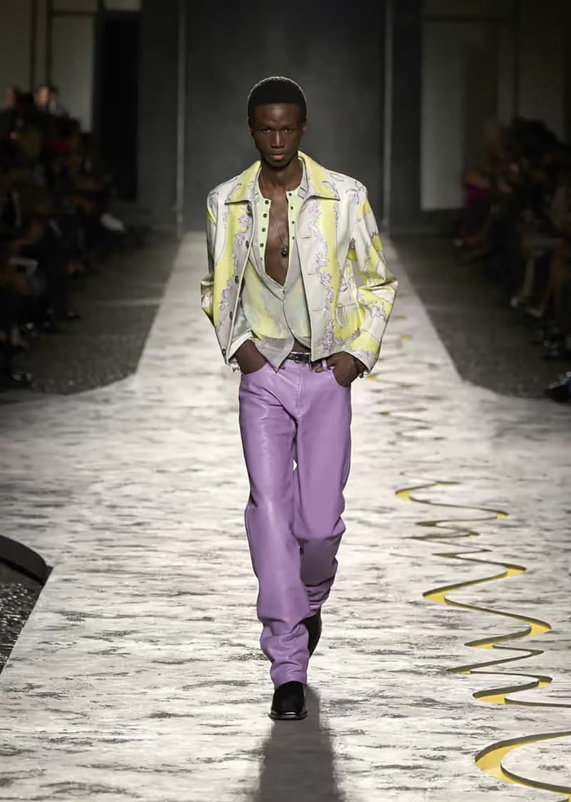 Versace 发布 2025 春夏系列大秀 | Hypebeast