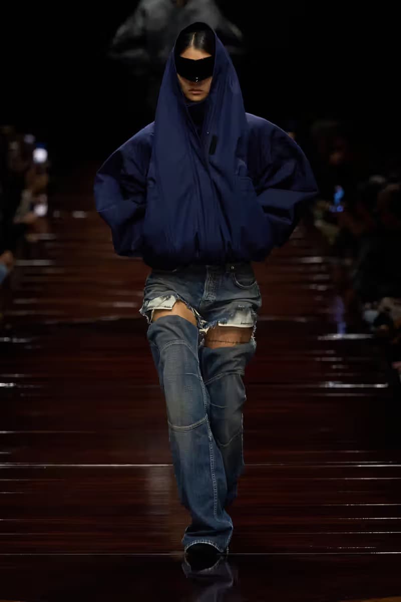 Balenciaga 2025 夏季系列大秀登场 | Hypebeast