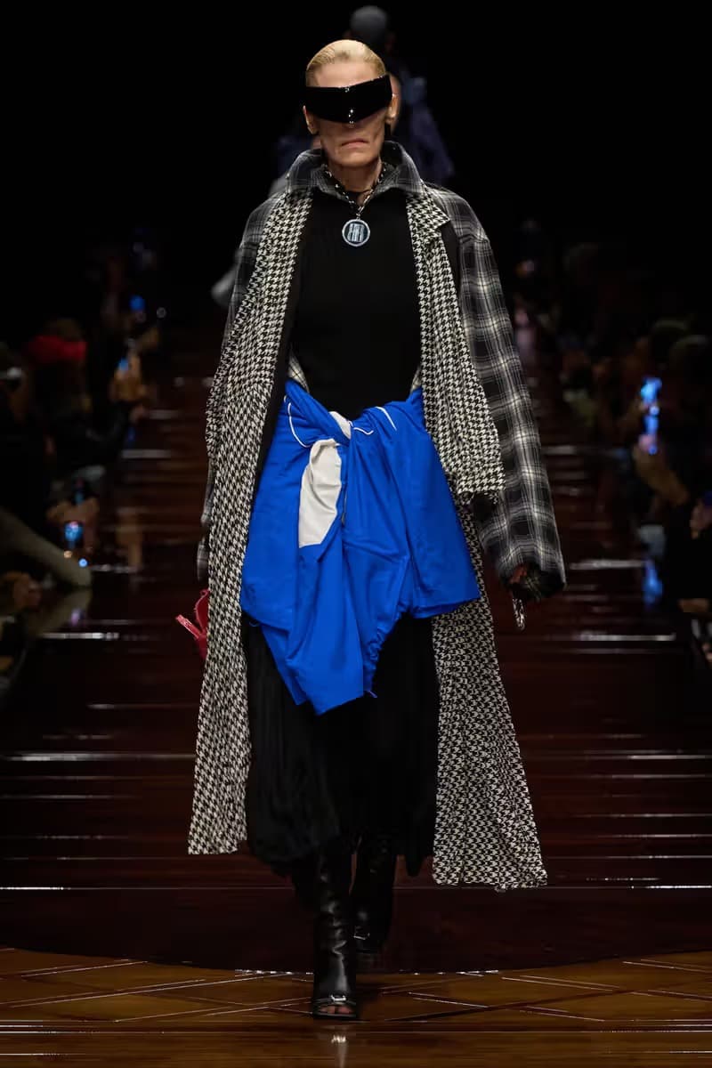 Balenciaga 2025 夏季系列大秀登场 | Hypebeast