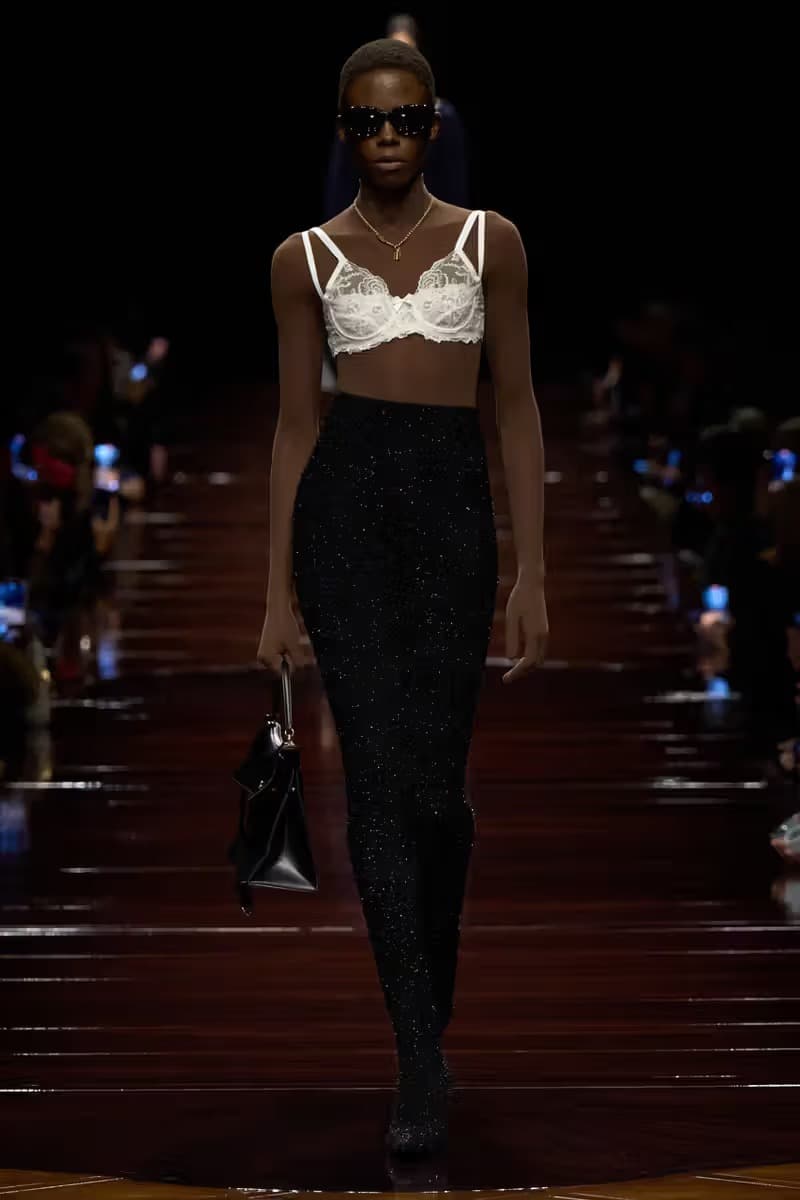 Balenciaga 2025 夏季系列大秀登场 | Hypebeast