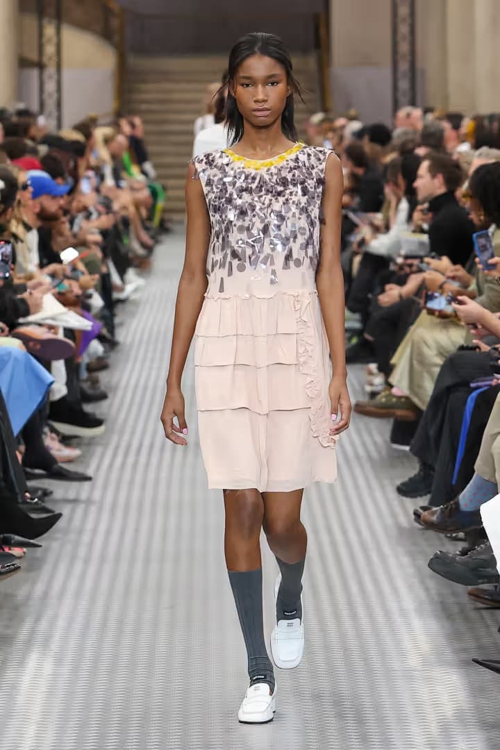 Miu Miu 2025 春夏系列大秀登场 | Hypebeast