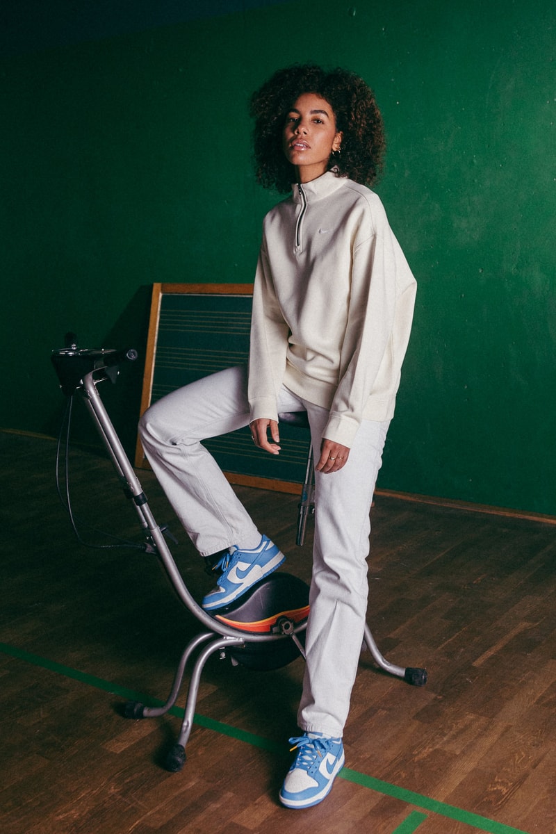 Women Wearing Nike Dunks