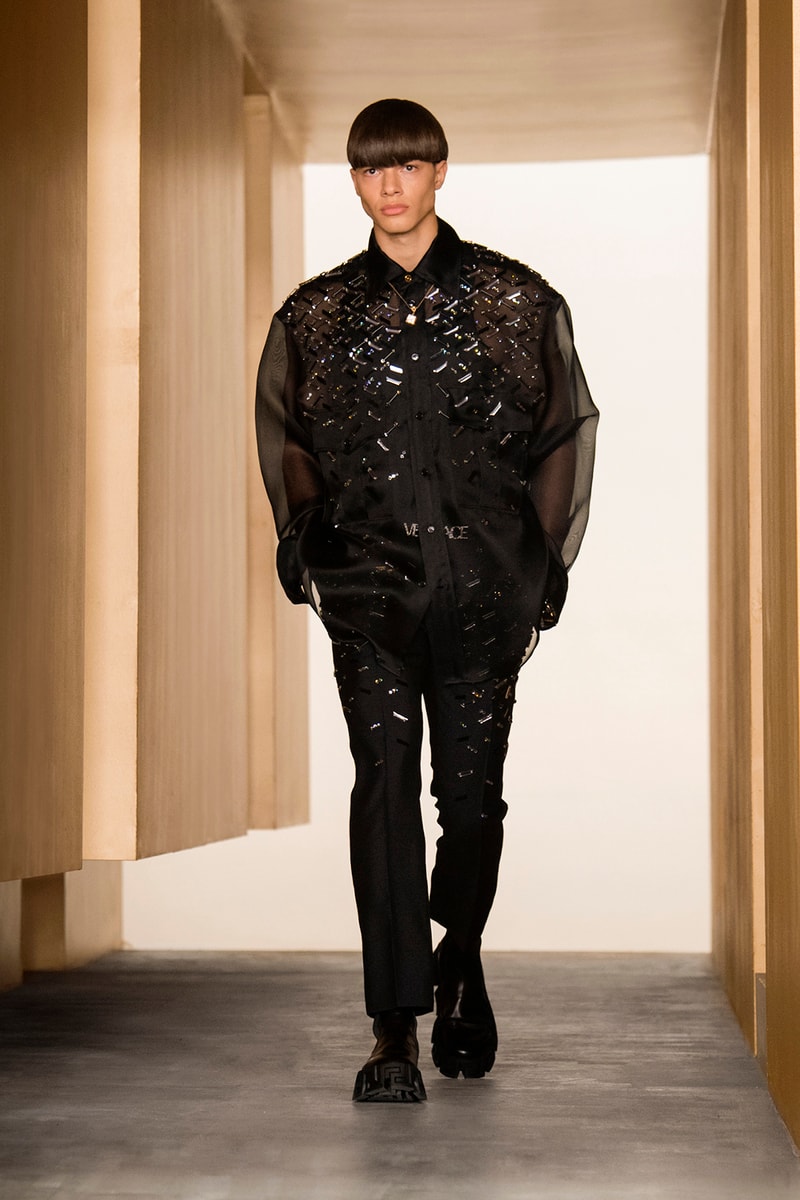 Versace FW21 Sees Gigi Hadid Return to Runway | Hypebae