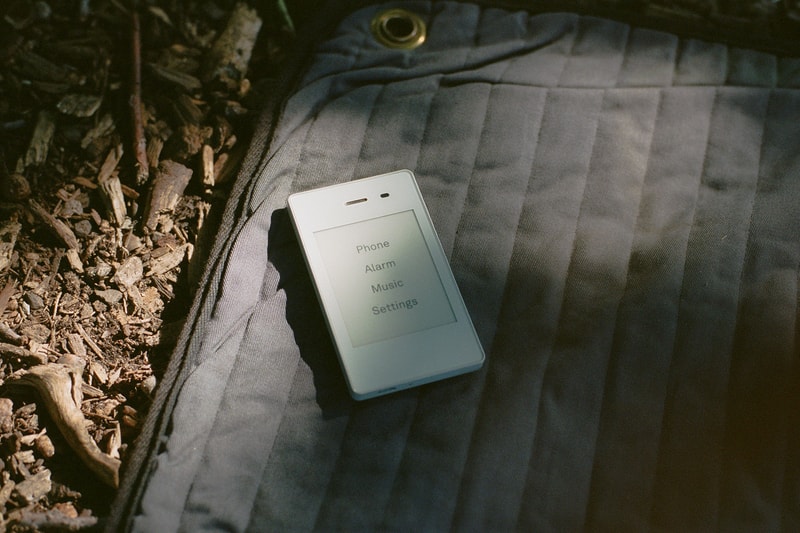The Light Phone II: Free of Social Media, Emails | Hypebae