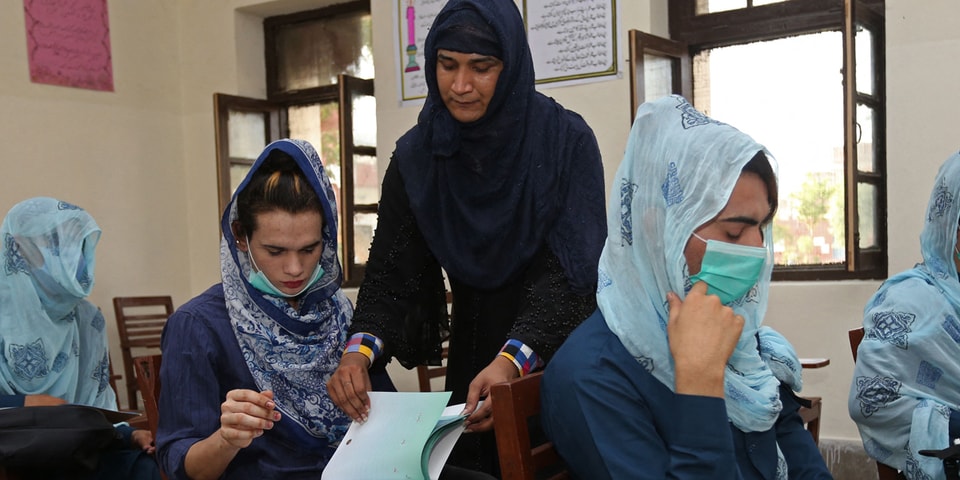 Pakistan Opens School for Transgender Students | Hypebae