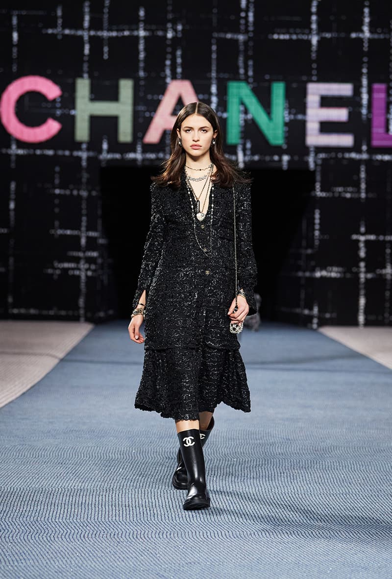 Chanel's FW22 Collection Is All About Tweeds | Hypebae