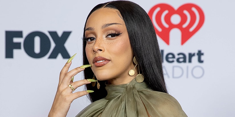 Doja Cat Proves Y2K Butterfly Hair Clips Are the Perfect Spring ...