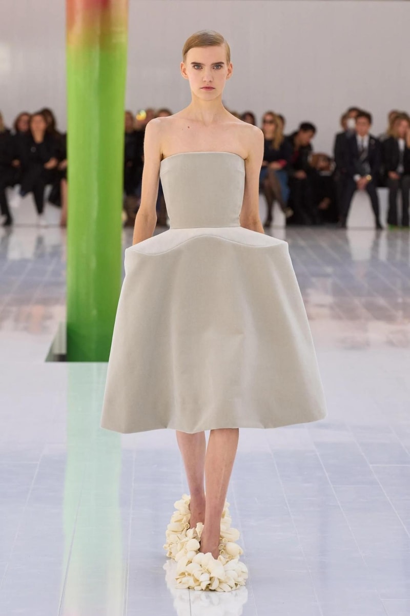 Loewe Brings Balloon Pumps to the Runway | Hypebae