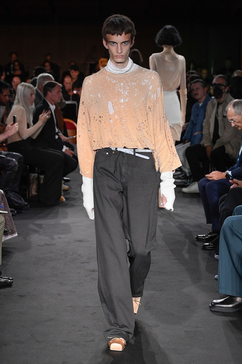 MM6 Maison Margiela Salomon Collab on SS23 Runway | Hypebae