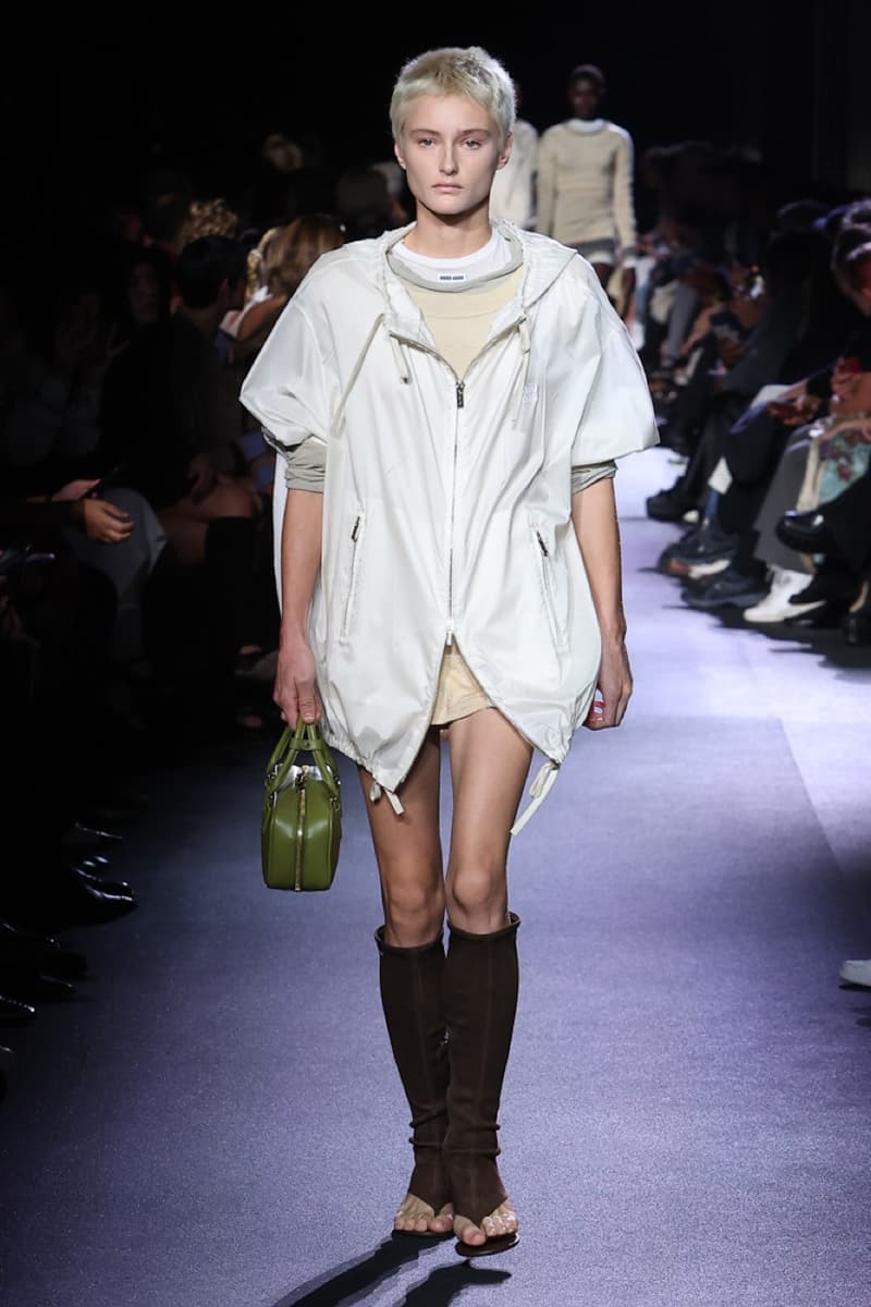 Bella Hadid and FKA Twigs Walk Miu Miu SS23 | Hypebae