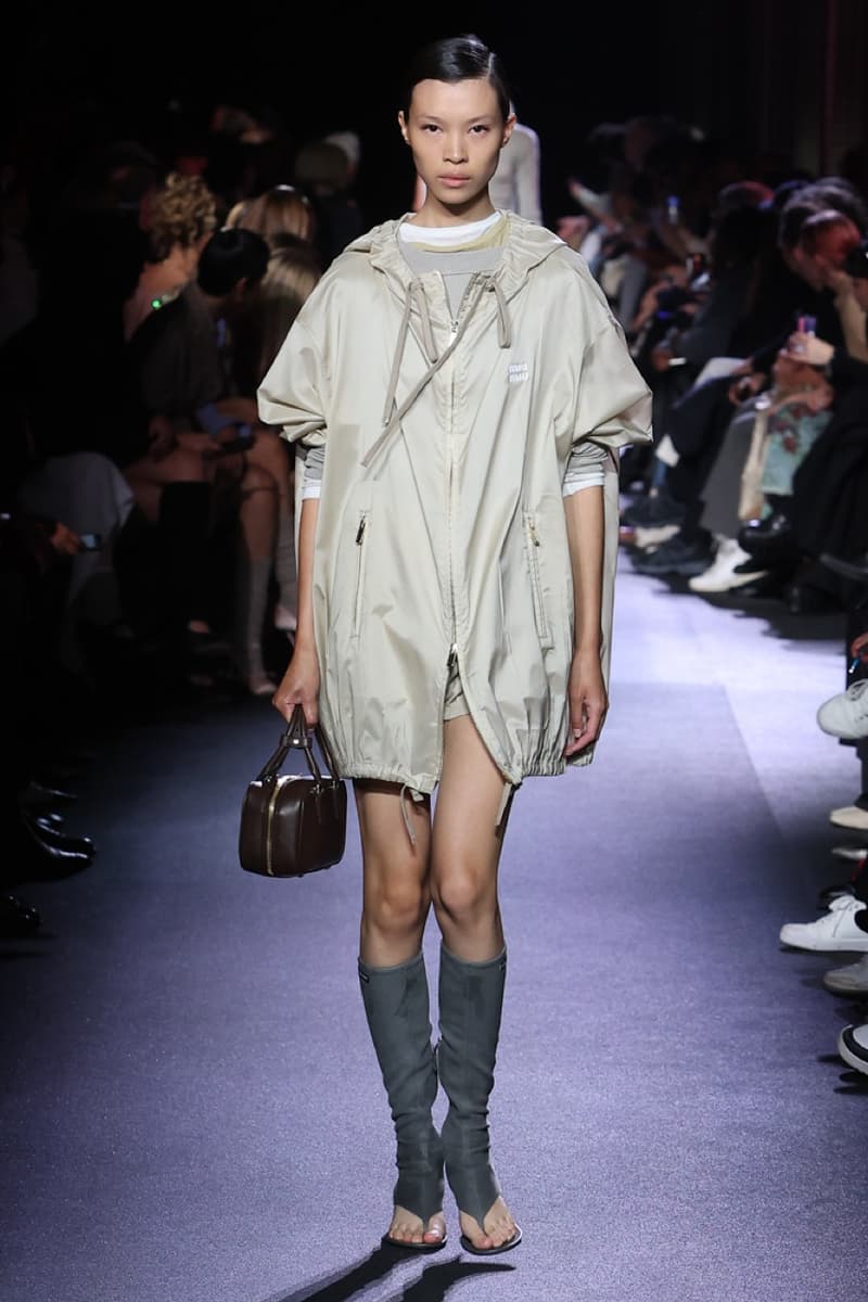 Bella Hadid and FKA Twigs Walk Miu Miu SS23 | Hypebae