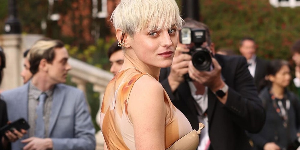 Emma Corrin Calls For Gender Inclusive Awards | Hypebae