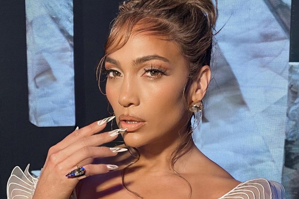Jennifer Lopez39s Most Glamorous Hairstyles Instylecom Jennifer Lopez