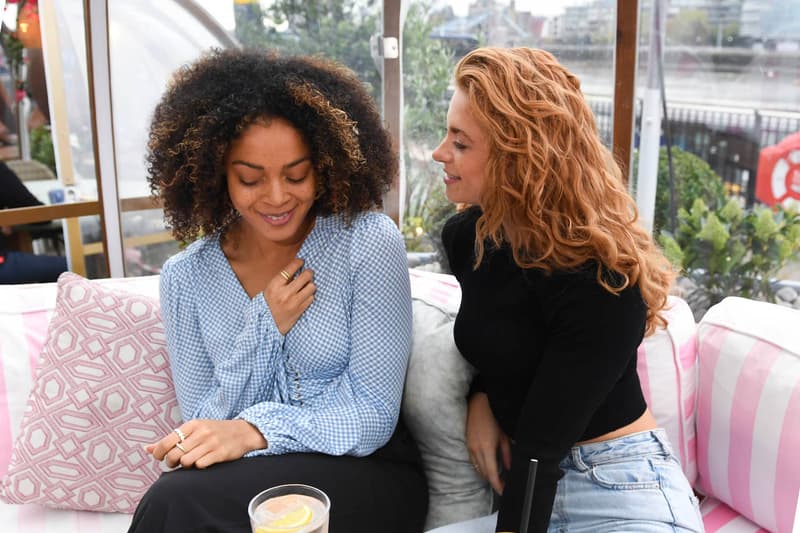 Body Language Expert Reveals 5 First Date Signs | Hypebae