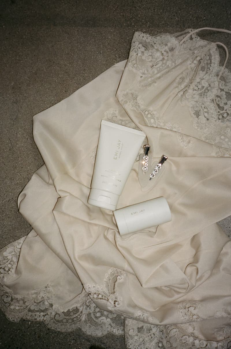 Emi Jay launcht die neue Angel Hold Styling Cream | Hypebae