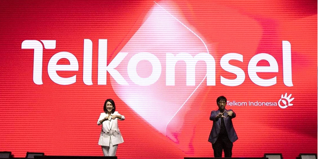 telkomsel-luncurkan-logo-baru-yang-terinspirasi-oleh-pola-batik | Hypebeast