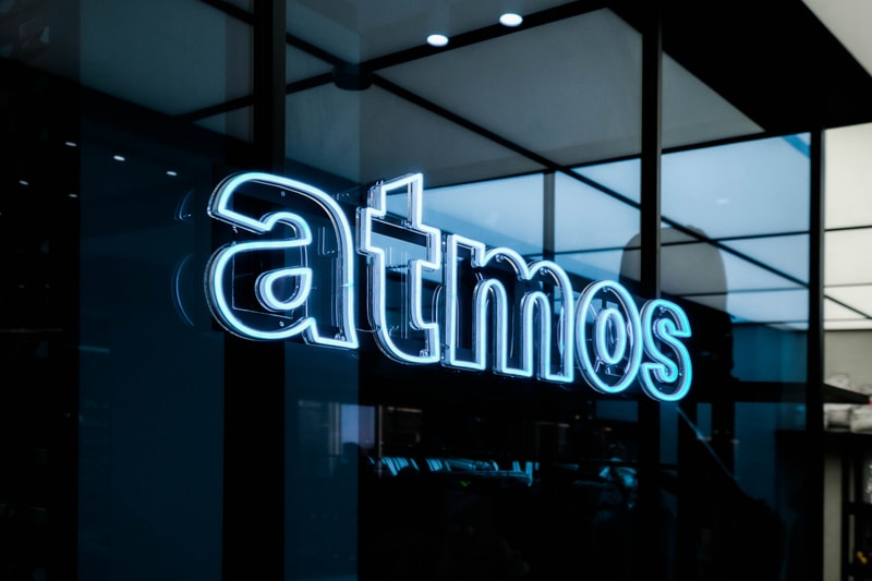 Berikut Inside Look dari Gerai Kedua atmos Indonesia di Plaza Senayan ...