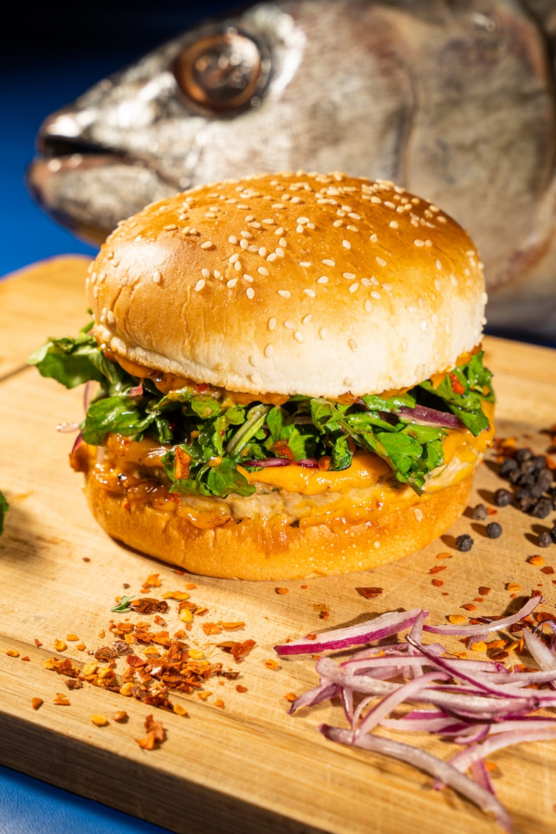 Lawless Burgerbar Hadirkan Tuna Sensation lewat Menu Terbaru ...