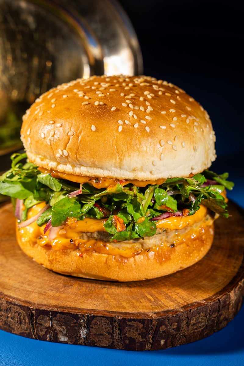 Lawless Burgerbar Hadirkan Tuna Sensation lewat Menu Terbaru ...