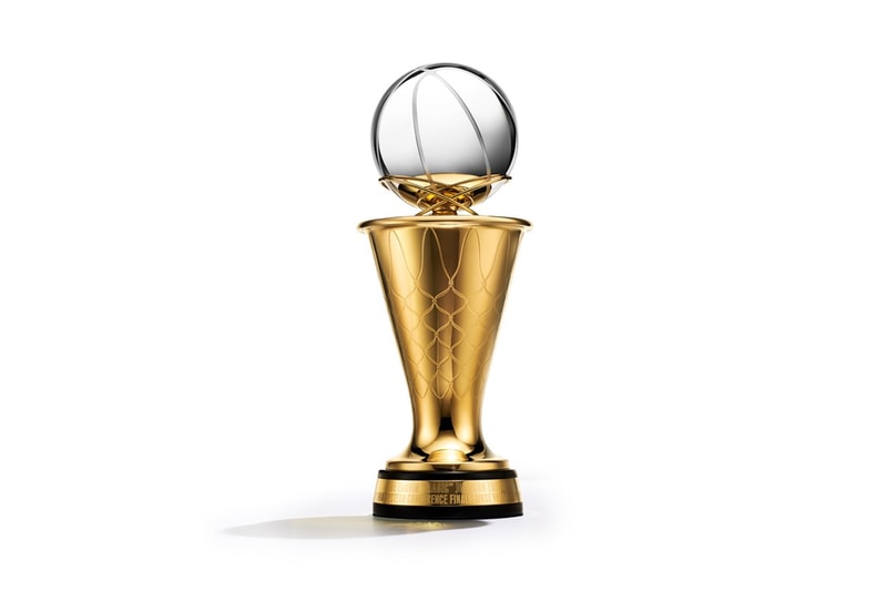 Victor Solomon dan NBA Rilis First Look Piala Larry O’Brien Terbaru ...