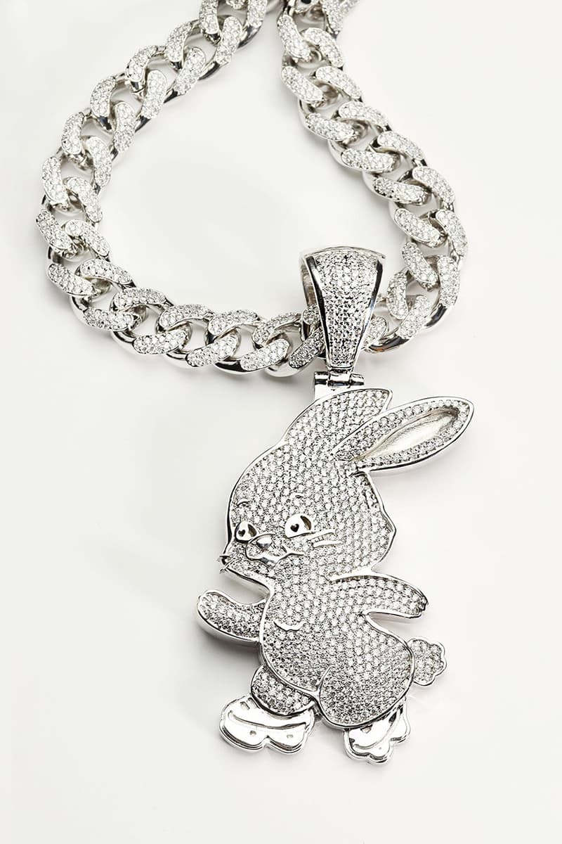 Jiwon Choi Membuat Custom Jewelry untuk NewJeans | Hypebeast