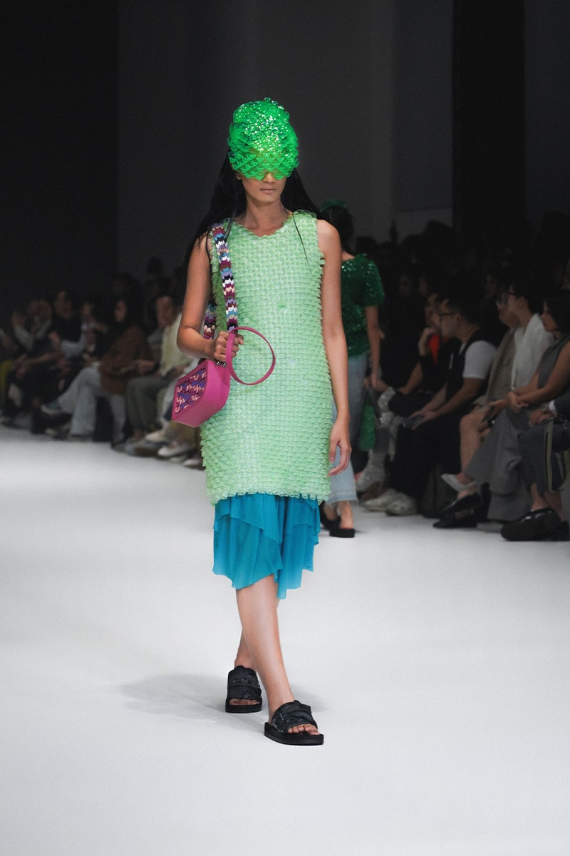 Hijack Sandals Team Up Bareng BYO Buat Runway di JFW Dewi Fashion ...