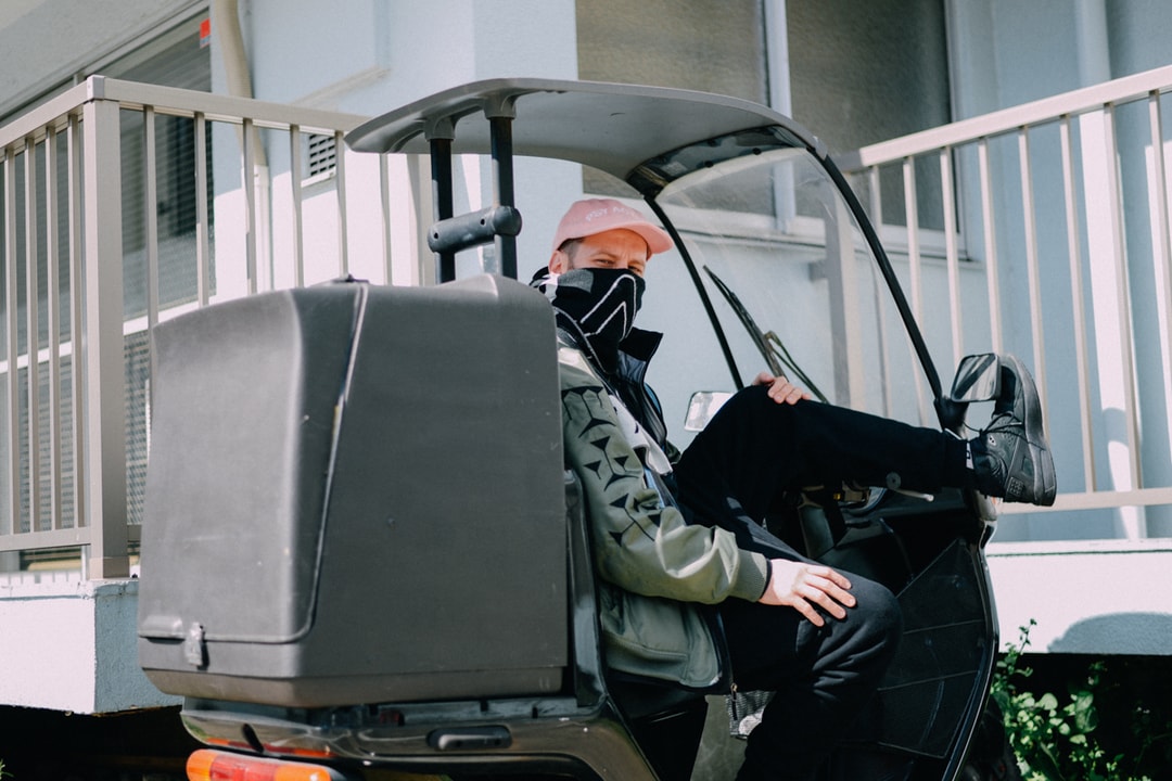 Interviews: Misha Hollenbach が語る P.A.M. の脳内アクティビティ | Hypebeast.JP