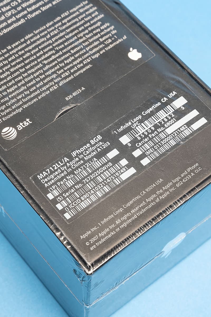 アップル初代 iPhone の未開封品が約480万円で落札 | Hypebeast.JP