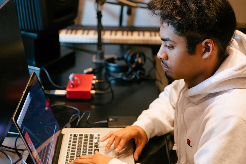 김심야 & 디샌더스 '매뉴얼' 인터뷰 2017 | Hypebeast.KR | 하입비스트