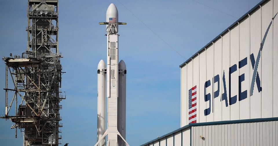 스페이스X, 민간 기업 최초로 유인 우주선 발사, 일론 머스크, 테슬라, 나사, ISS | Hypebeast.KR | 하입비스트