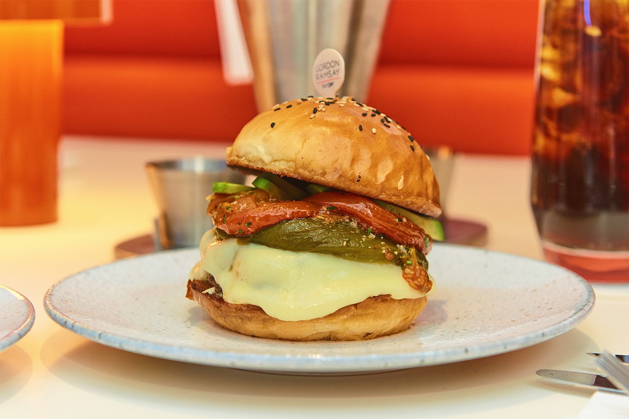 'Hipbeast' captured, Asia's first 'Gordon Ramsay Burger' in Korea ...