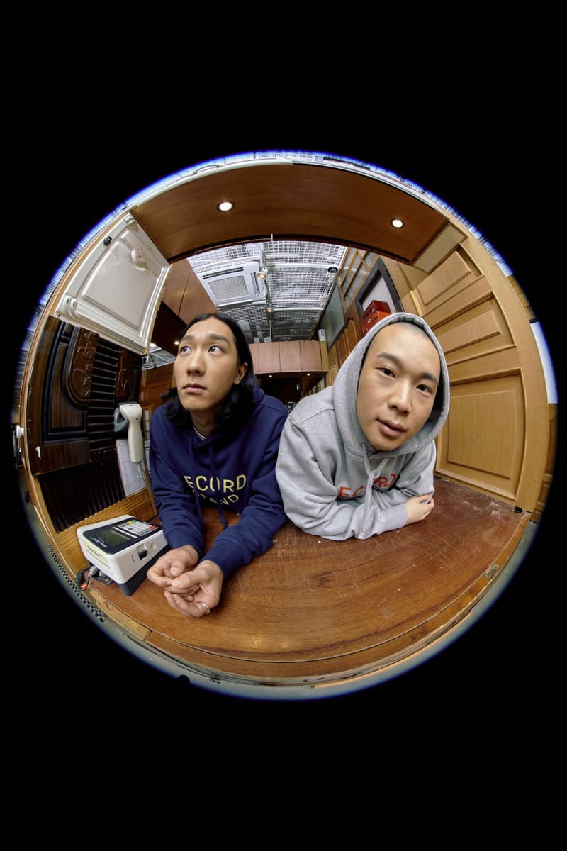 비이커 x 콤팩트 레코드 바 협업 '레코드 스탠드' 팝업 정보 | Hypebeast.KR | 하입비스트