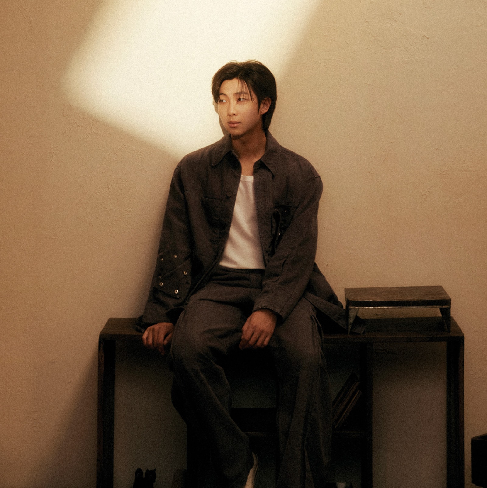 RM 인터뷰: 스물아홉 김남준, 들꽃을 터뜨리다 | Hypebeast.KR | 하입비스트