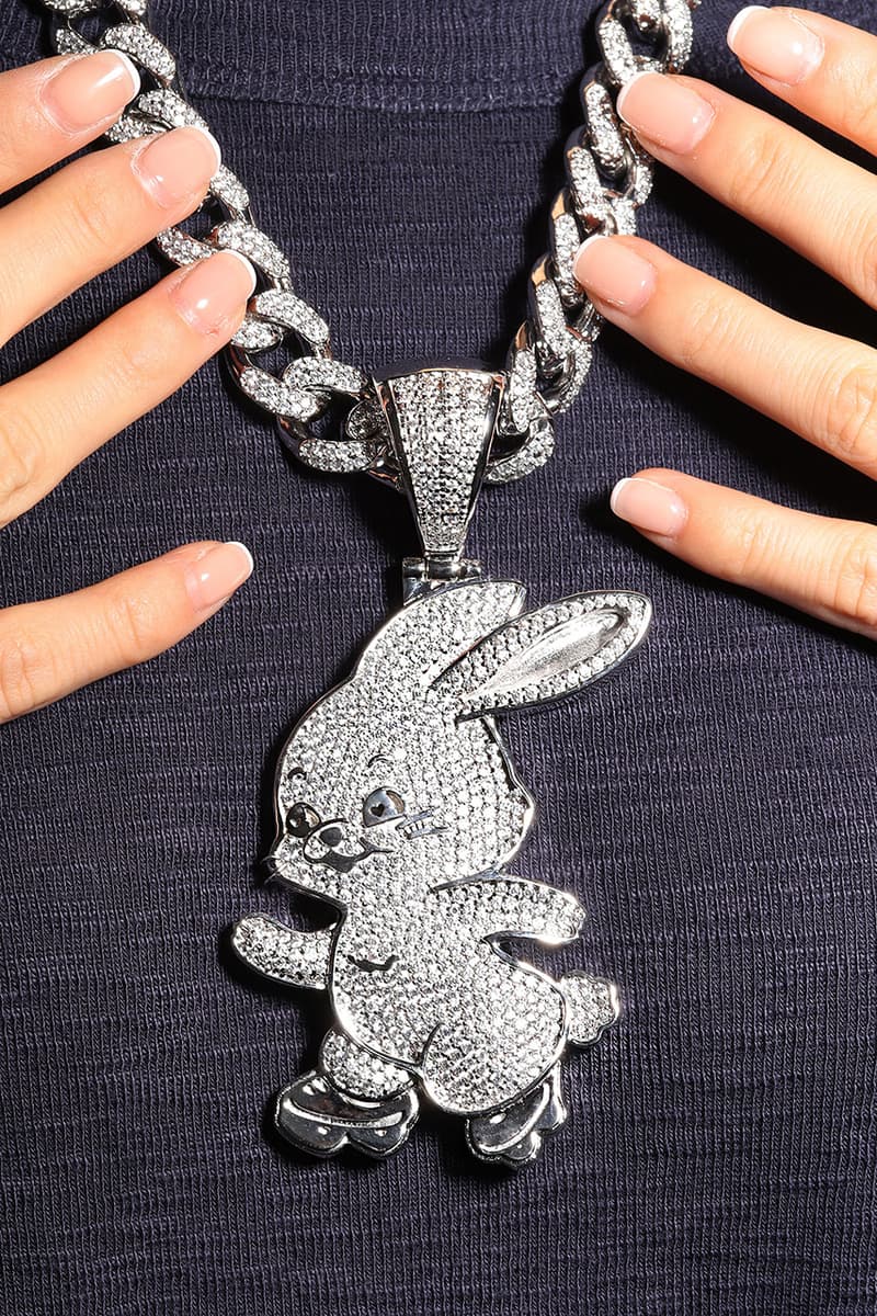 지원 초이, 뉴진스를 위해 특별 제작한 크리스털 목걸이 공개 | Hypebeast.KR | 하입비스트