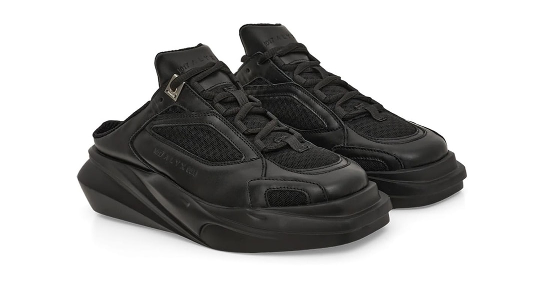 1017 알릭스 9SM에서 모노크롬 하이킹 뮬을 선보였다 | Hypebeast.KR | 하입비스트