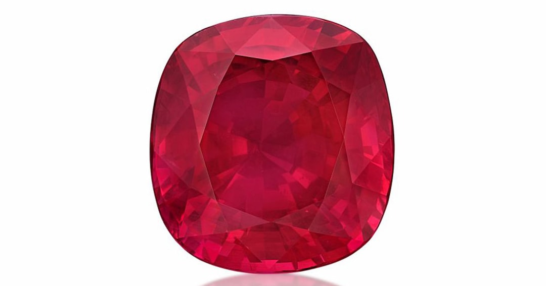 세계에서 가장 큰 루비가 경매 신기록을 세웠다 | Hypebeast.KR | 하입비스트