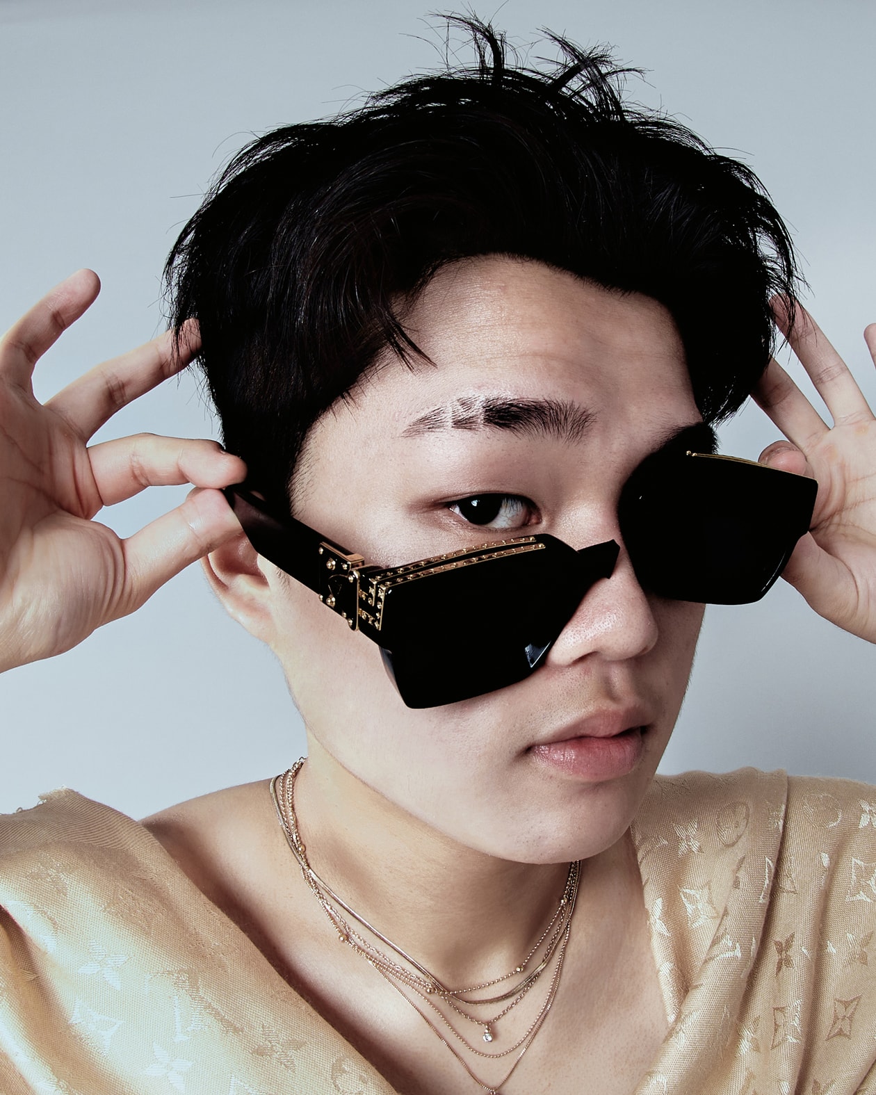 우리는 선글라스를 쓴다 | Hypebeast.KR | 하입비스트