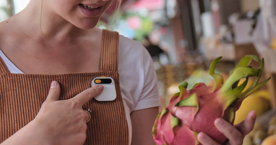 옷깃에 붙이는 AI 비서, ‘AI 핀’의 자세한 정보가 공개됐다 | Hypebeast.KR | 하입비스트