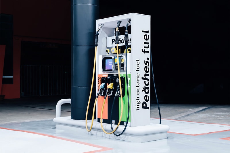 피치스, 부산에 자체 주유소를 오픈한다 | Hypebeast.KR | 하입비스트