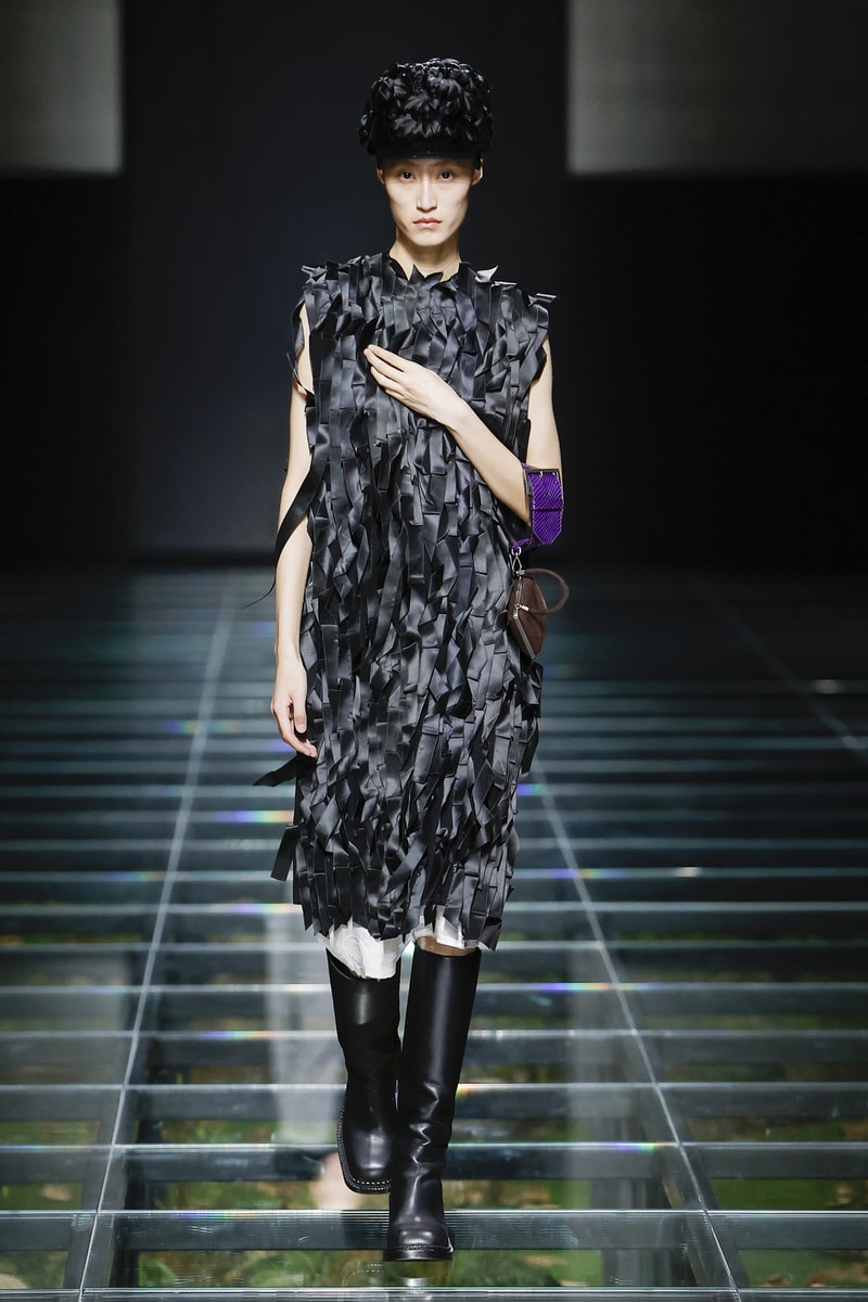 프라다 2024 FW 여성복 컬렉션 공개 | Hypebeast.KR | 하입비스트