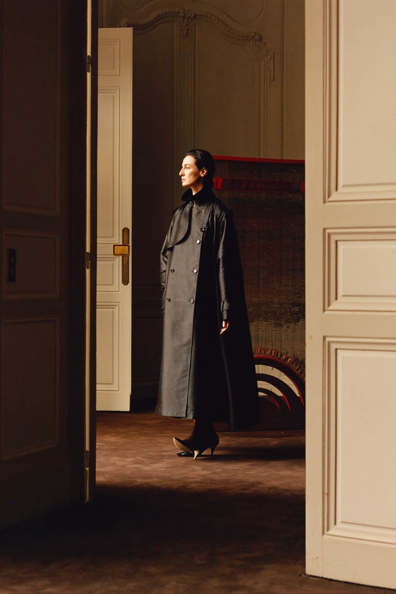 패션쇼 현장 촬영을 금지한 더 로우 2024 FW 컬렉션의 이미지가 공개됐다 | Hypebeast.KR | 하입비스트